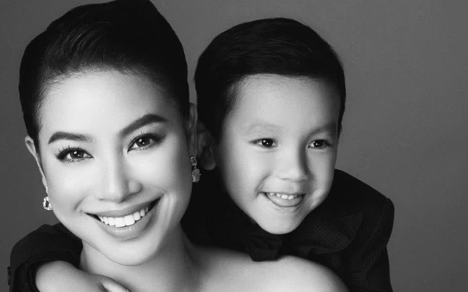BỘ MÔN BƠI, tin tức Mới nhất Con trai Hoa hậu hoàn vũ 2015 mới gần 5 ...