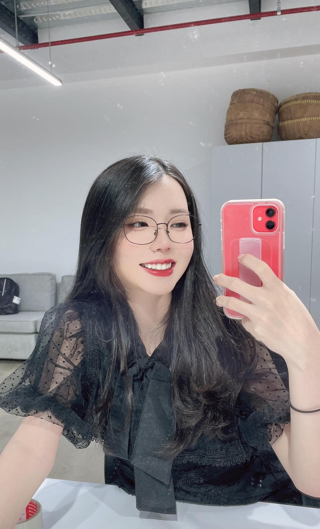 Vừa gây "bão" làng game, tân binh MC Esports thay đổi ngoại hình, tự ...