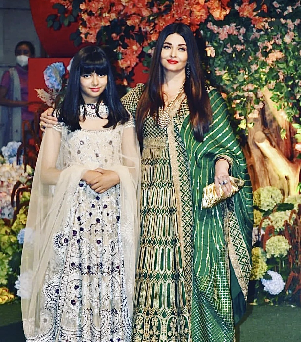 Con gái Hoa hậu Thế giới đẹp nhất mọi thời đại được khen giống y hệt ...