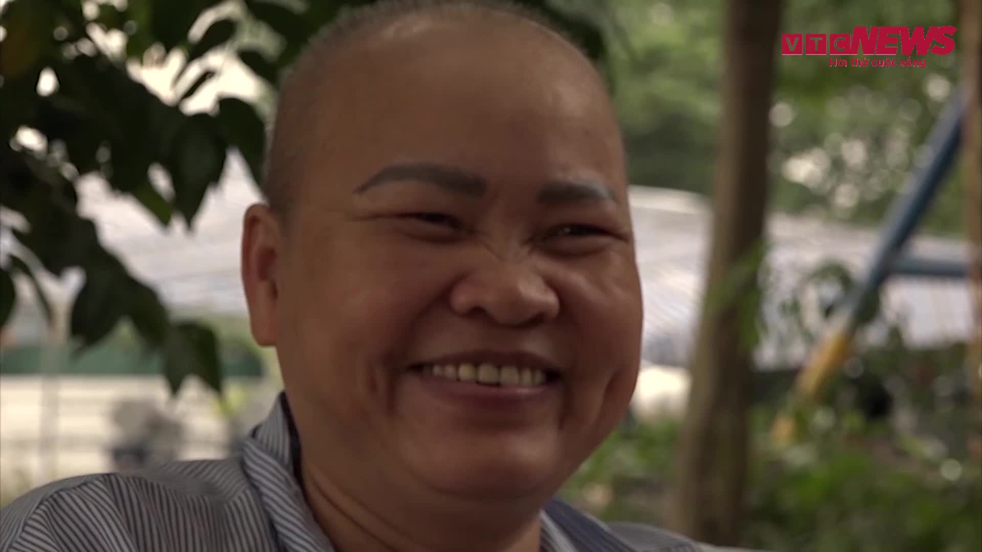 Quán cơm 2.000 đồng ở Hà Nội mang lại nụ cười cho bệnh nhân ung thư - Kenh14 Video