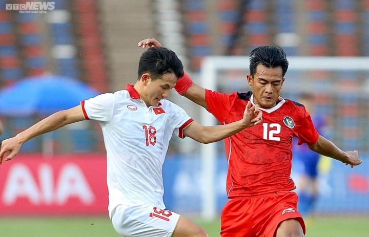 Cổ động viên chê hàng thủ U22 Việt Nam vỡ nát, đòi HLV Troussier từ chức