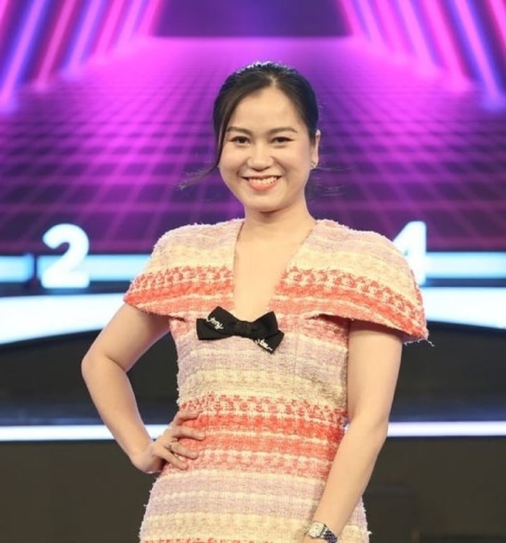 Nhan sắc ngày càng lạ của Lâm Vỹ Dạ