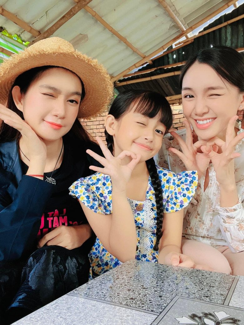 Diễn viên nhí Cao Thùy Linh hiểu chuyện và rất hiếu thảo với mẹ