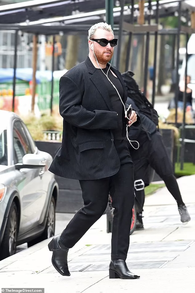 Ca sĩ Sam Smith bị đổ oan, người hâm mộ tức giận