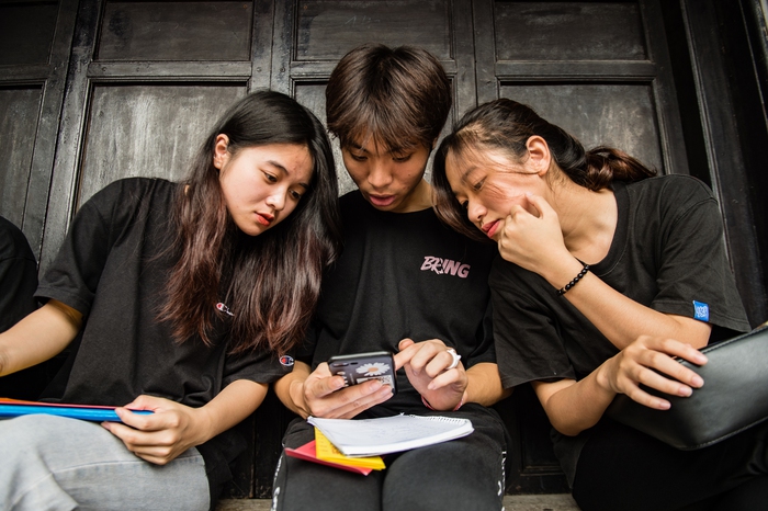 Hàng nghìn sĩ tử 2k5 cầu may trước kỳ thi tốt nghiệp THPT 2023 tại Văn Miếu - Quốc Tử Giám