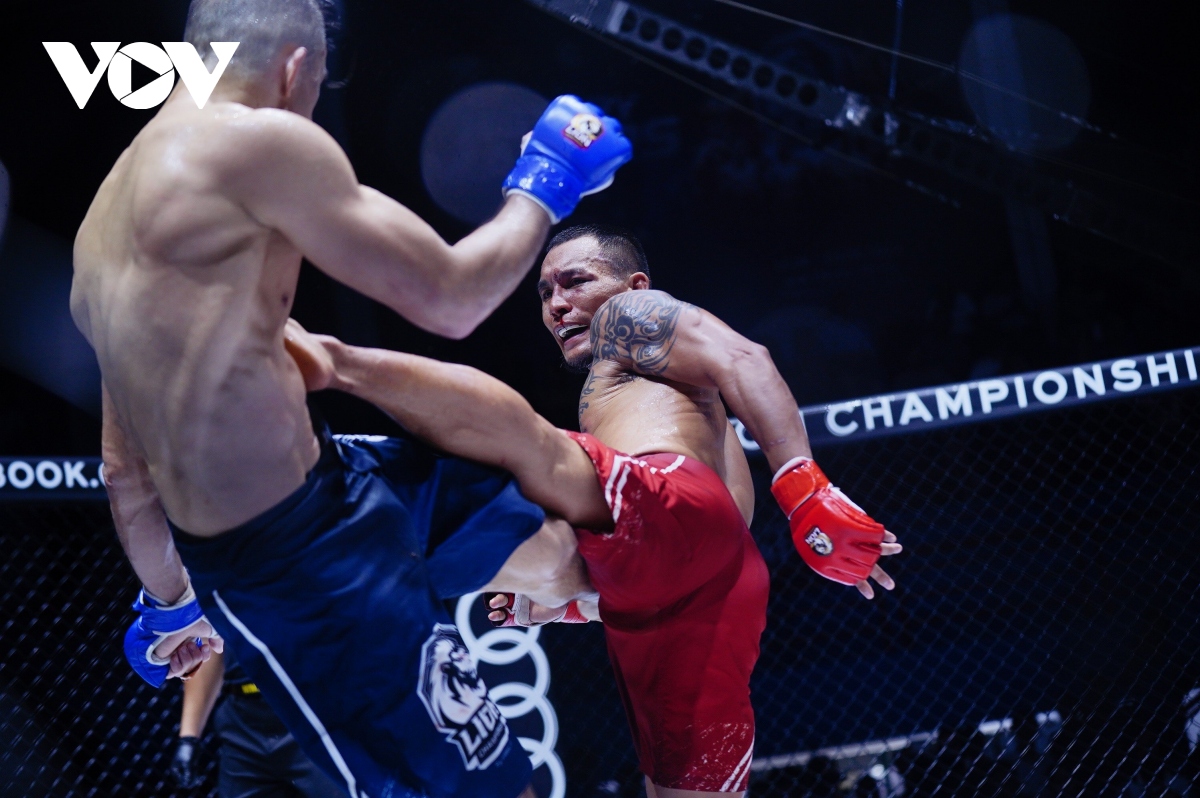 Học trò Johnny Trí Nguyễn- Trần Quang Lộc đổ máu bảo vệ đai vô địch ...