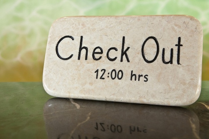 Vì sao check-in, check-out khách sạn vào buổi trưa?