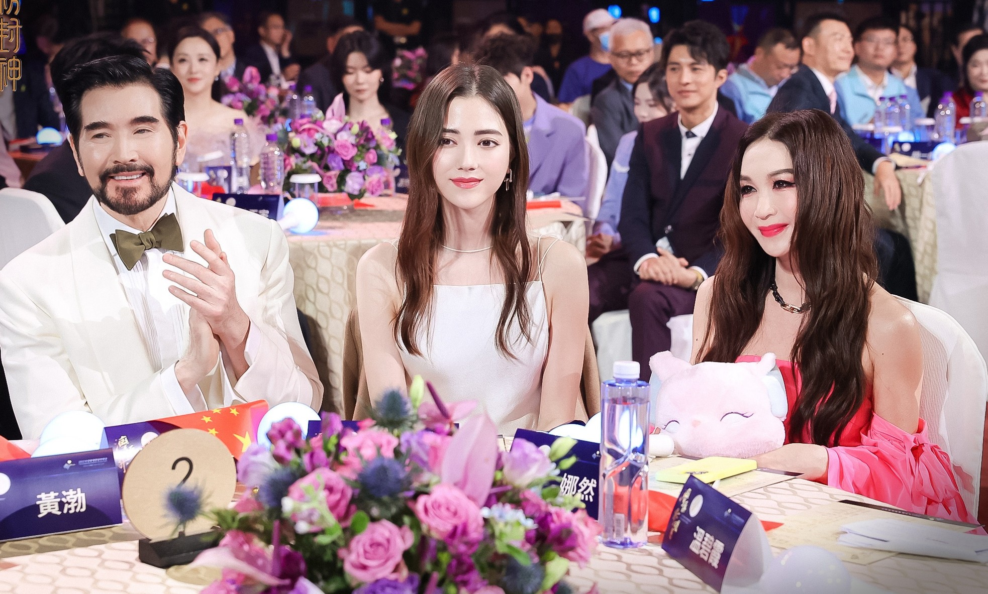 Nhan sắc Đát Kỷ lai Tây đang gây tranh cãi