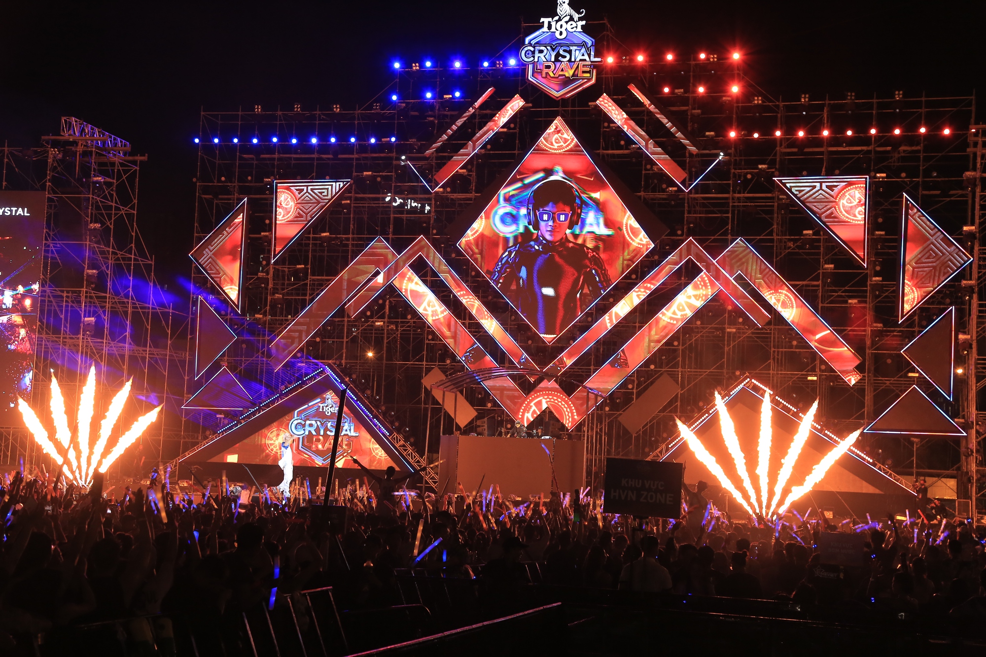 Hàng chục thiết bị “thuỷ thần công” đã sẵn sàng tại Tiger Crystal Rave 2.0