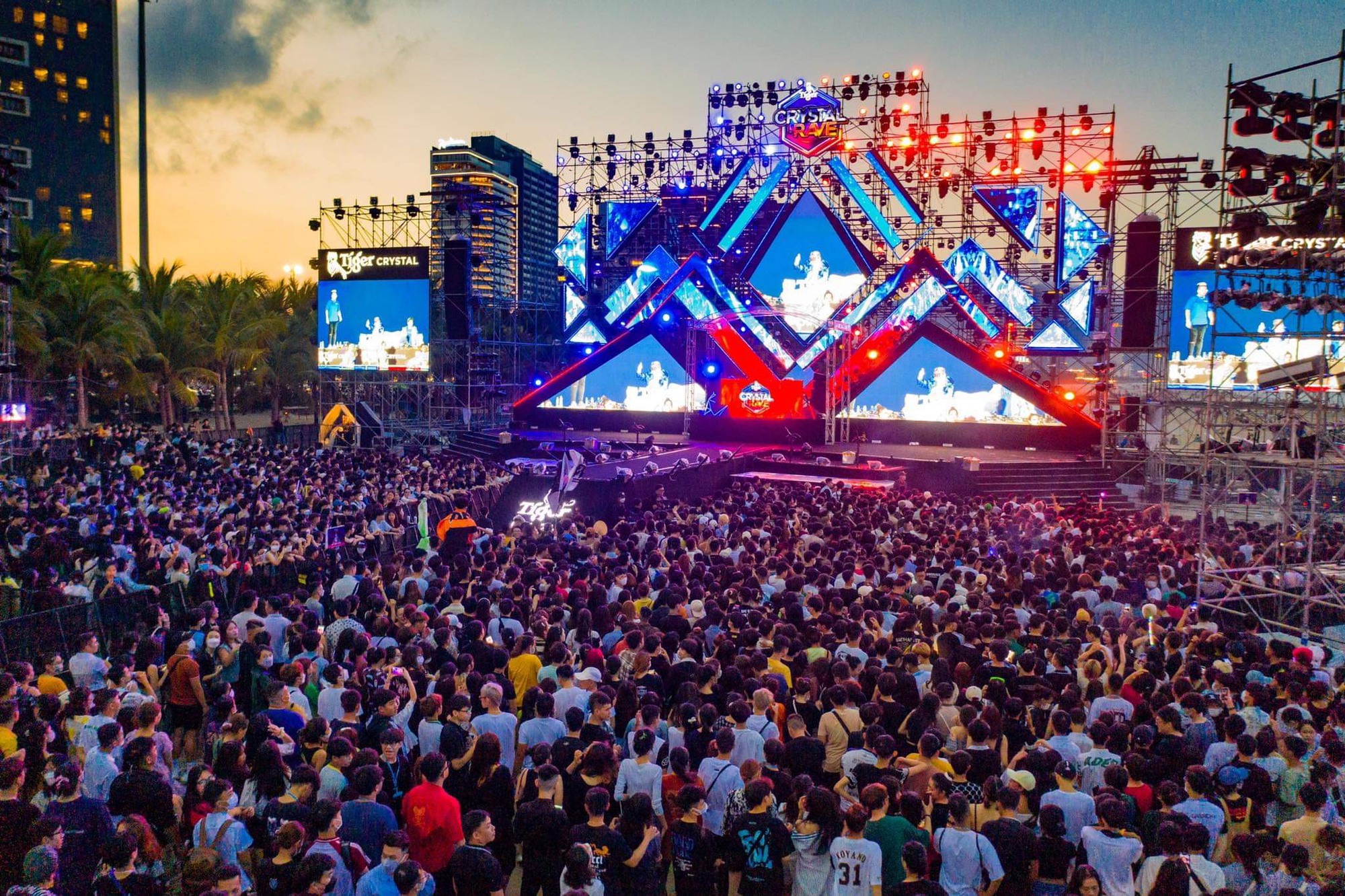 Hàng chục thiết bị “thuỷ thần công” đã sẵn sàng tại Tiger Crystal Rave 2.0