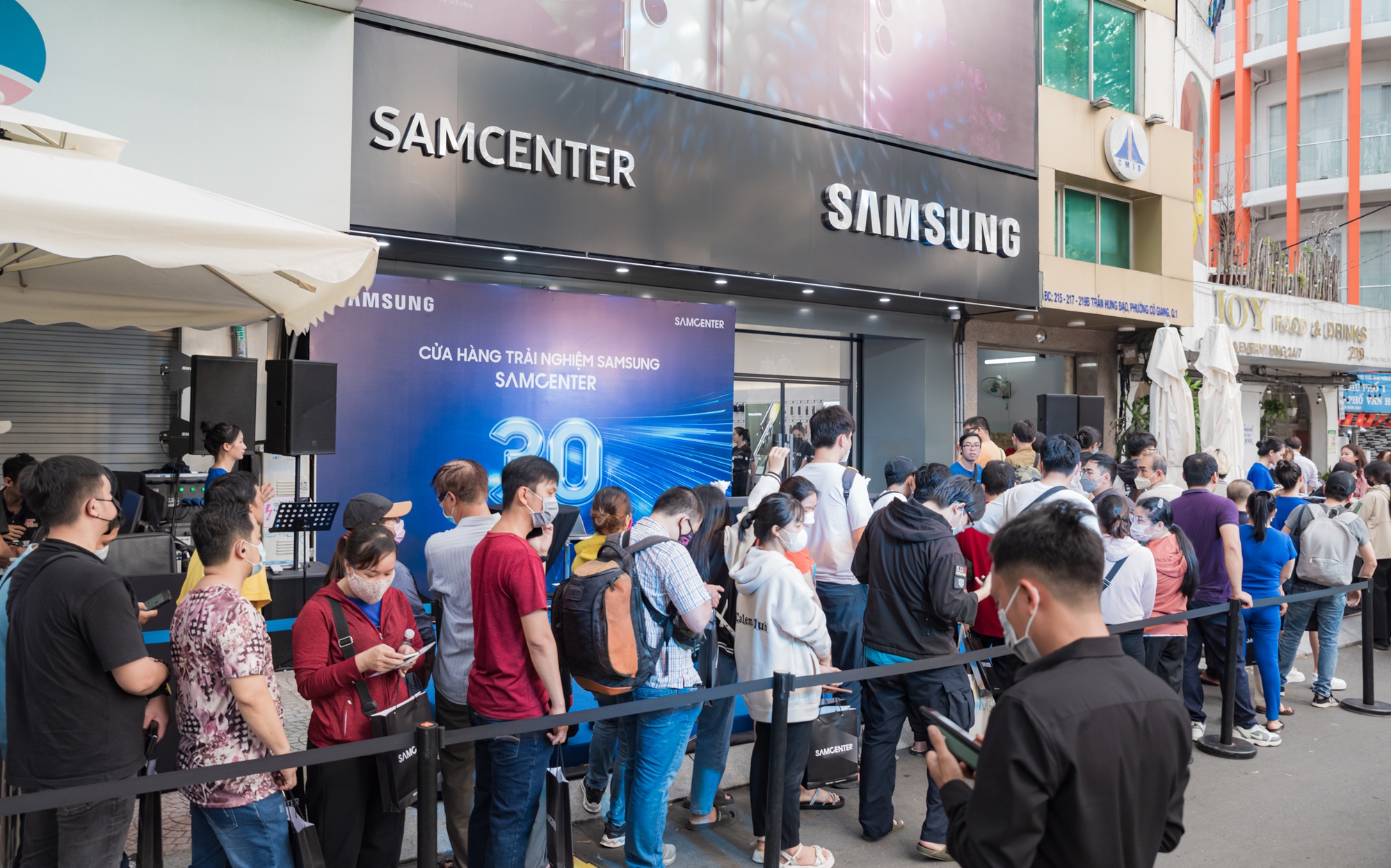 SAMSUNG SAMCENTER, tin tức Mới nhất Không khí náo nhiệt trong ngày khai ...
