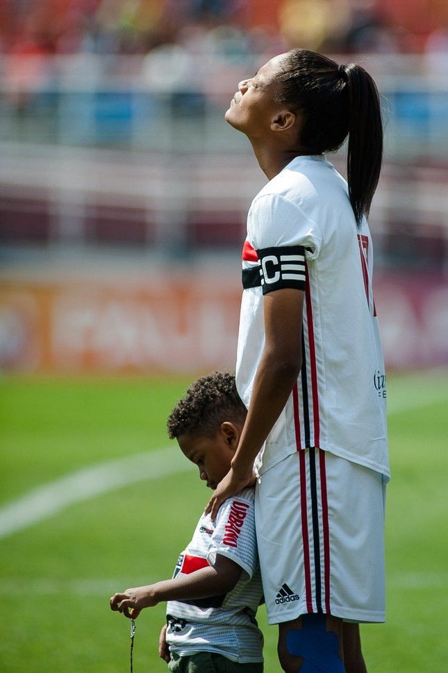 Ary Borges, làm mẹ tuổi 15, lên tuyển tuổi 20, ghi hat-trick ở World ...