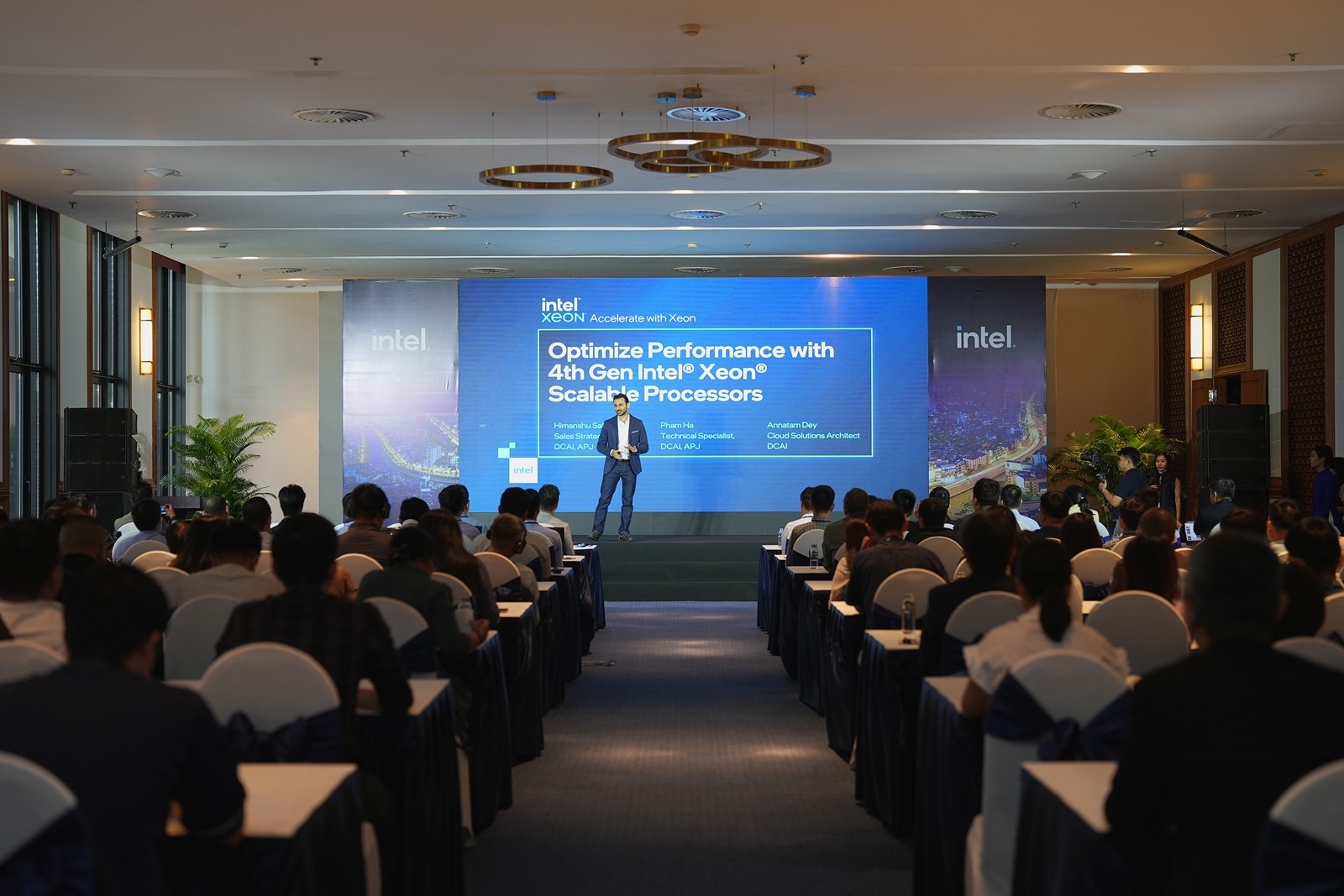 Intel hé lộ dòng CPU “át chủ bài” trong mảng trung tâm dữ liệu tại Việt Nam