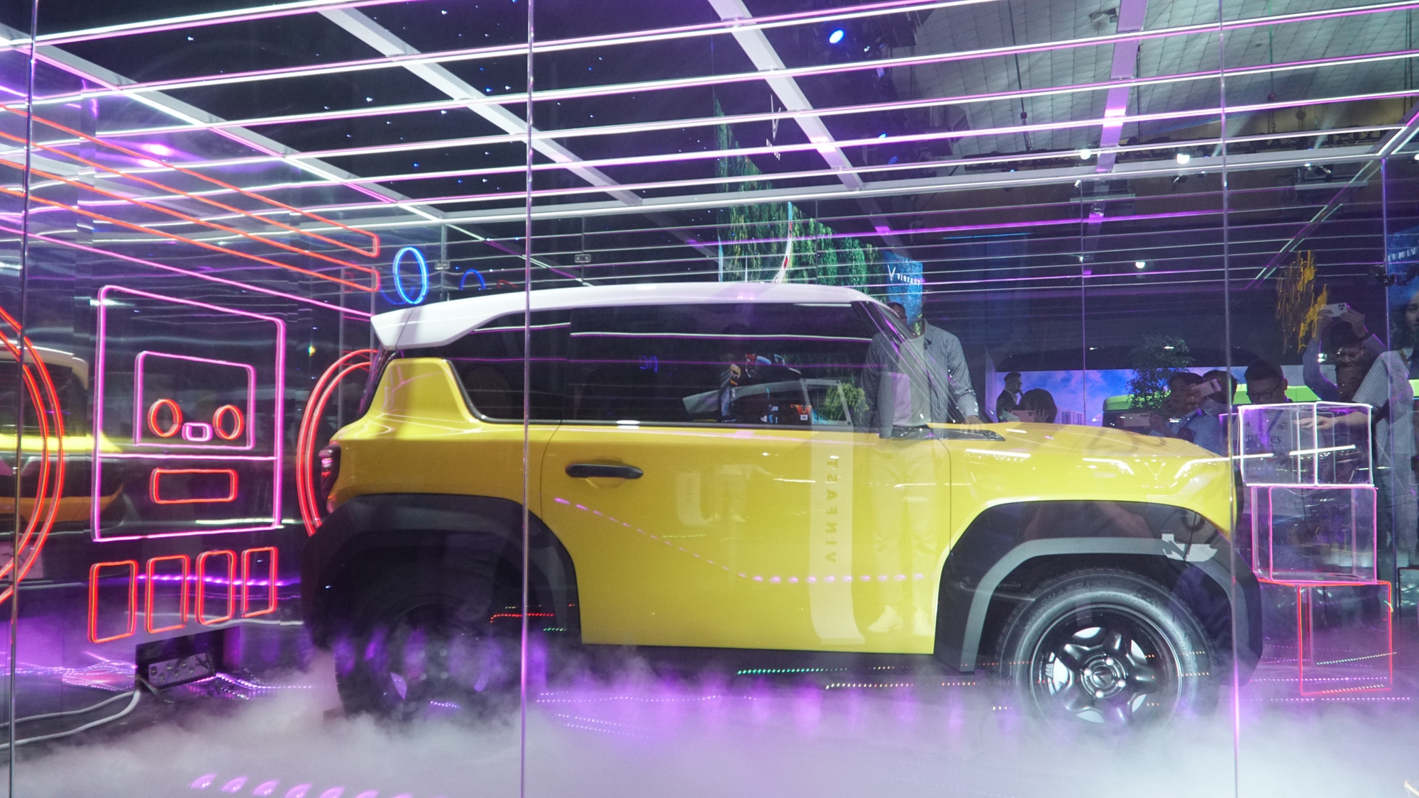 Ảnh thực tế VinFast VF 3: Nam tính, chưa hoàn thiện, sắp nhận đặt cọc để cạnh tranh Wuling ...