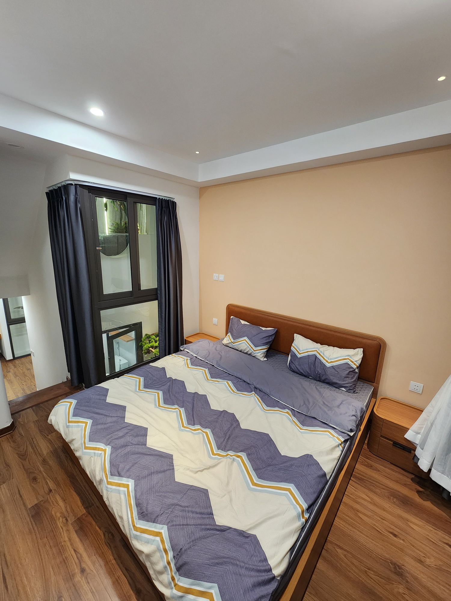 Nhà ống 5 tầng với diện tích sàn 33m2, chỉ có 1 mặt thoáng nhưng không hề nóng bức