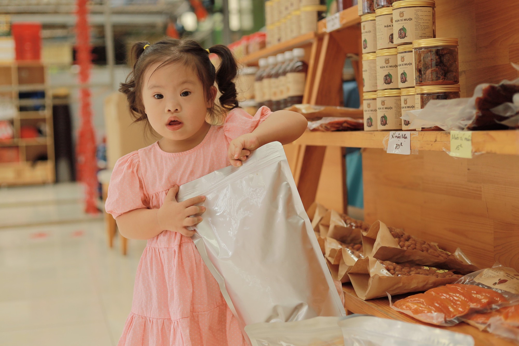 Biết tin con gái mắc hội chứng Down, người bố lặng lẽ làm điều này