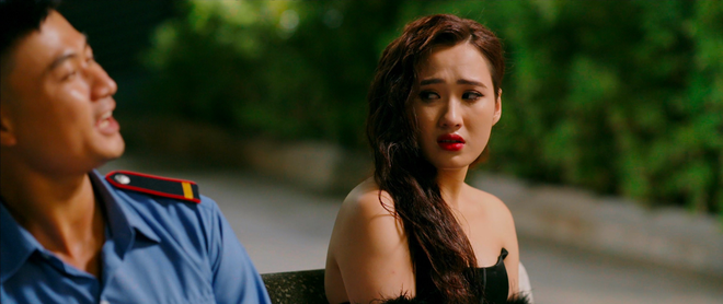 Ảnh đời thực quyến rũ của cô nàng "tiểu tam" phim Làng Trong Phố