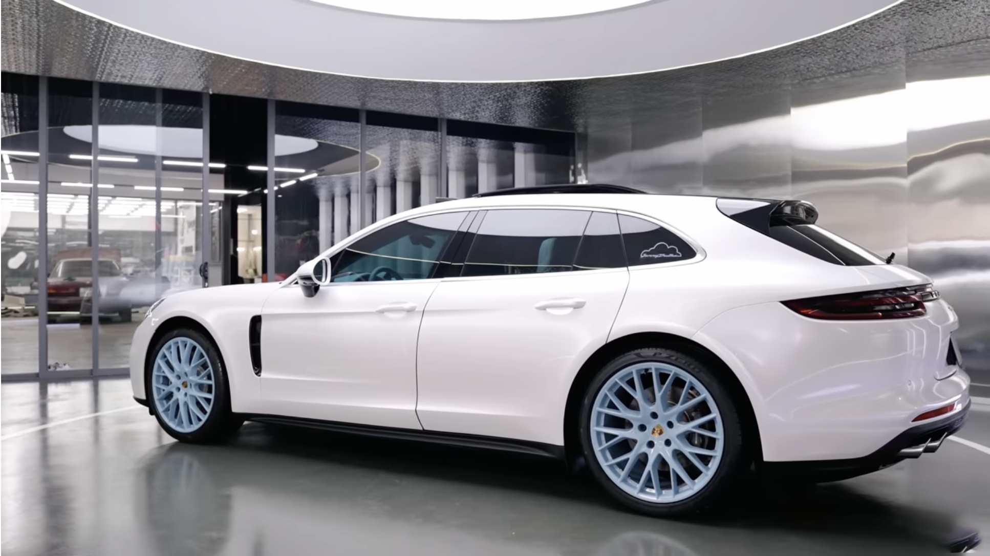 Dân chơi Việt mang Porsche Panamera đi độ theo phong cách Jennie của ...