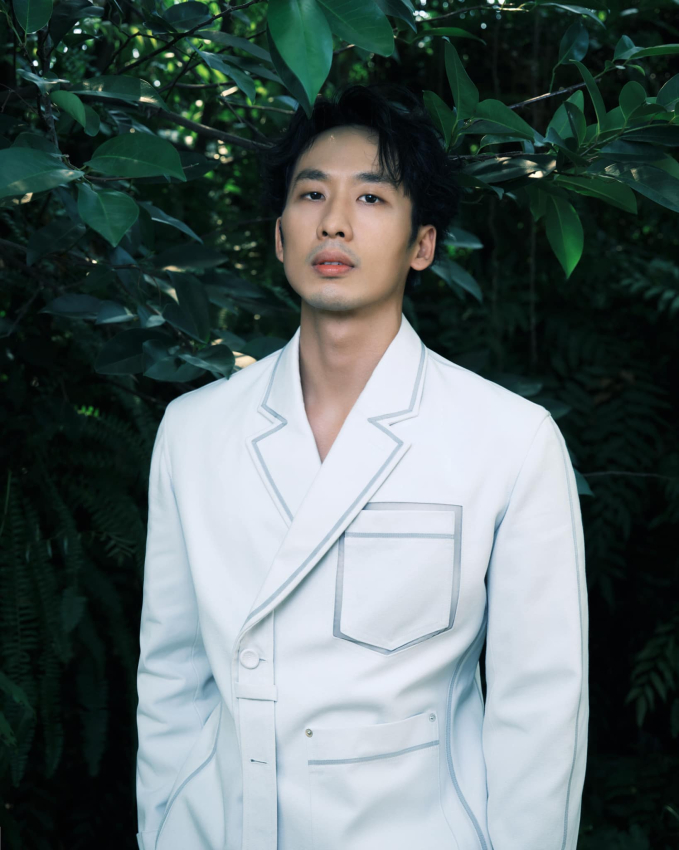 HOT: Tóm gọn cặp đôi mới Tuấn Trần - Phương Anh Đào, liếc mắt "see tình" ra về chung 1 xe sau sự ...