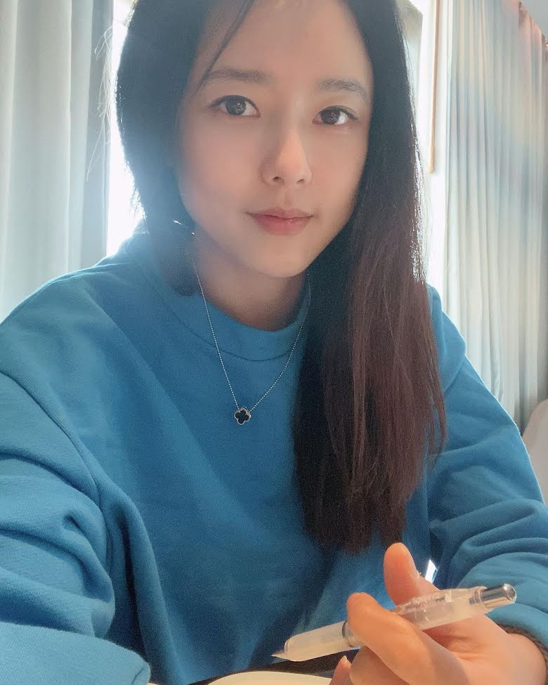 Mỹ nhân "cưa sừng làm nghé" đỉnh nhất phim Hàn: 41 tuổi vẫn trẻ như nữ sinh, lập tức bỏ nghề khi ...