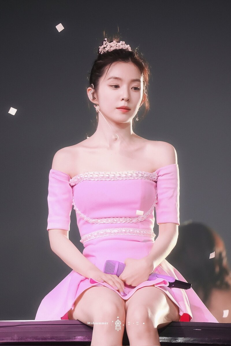 Irene (Red Velvet) thần sắc mệt mỏi, lộ dấu truyền dịch ở tay khiến fan ...