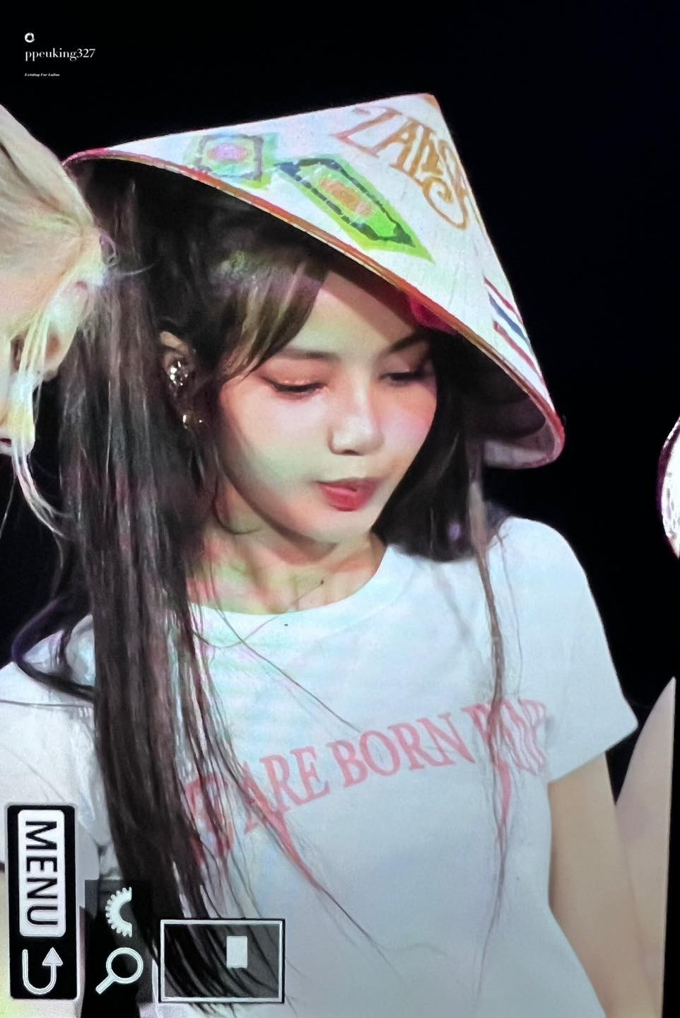 Idol Kpop mê nón lá