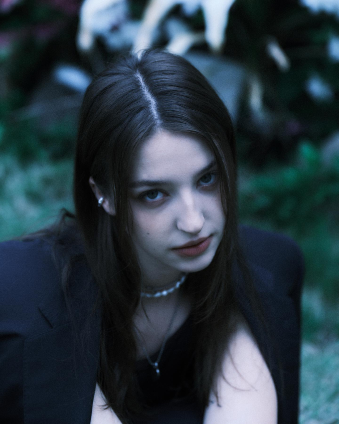 Mỹ nhân khiến netizen truy lùng danh tính vì quá xinh, xuất hiện vài phút trên phim mà gây sốt MXH