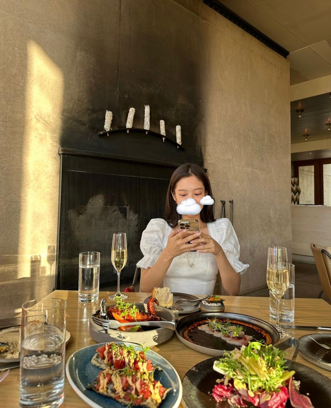 Đụng hàng váy bình dân hơn 6 triệu, Jennie - Winter "mỗi người mỗi vẻ ...