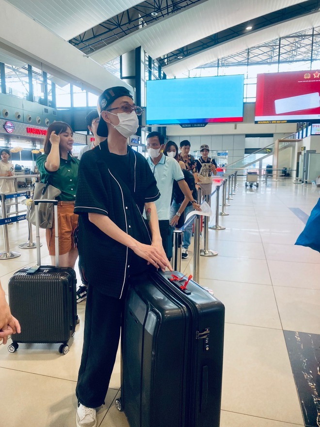 Double2T đi thi Rap Việt: Lần đầu tiên được đi máy bay, ăn cái bánh bao ...