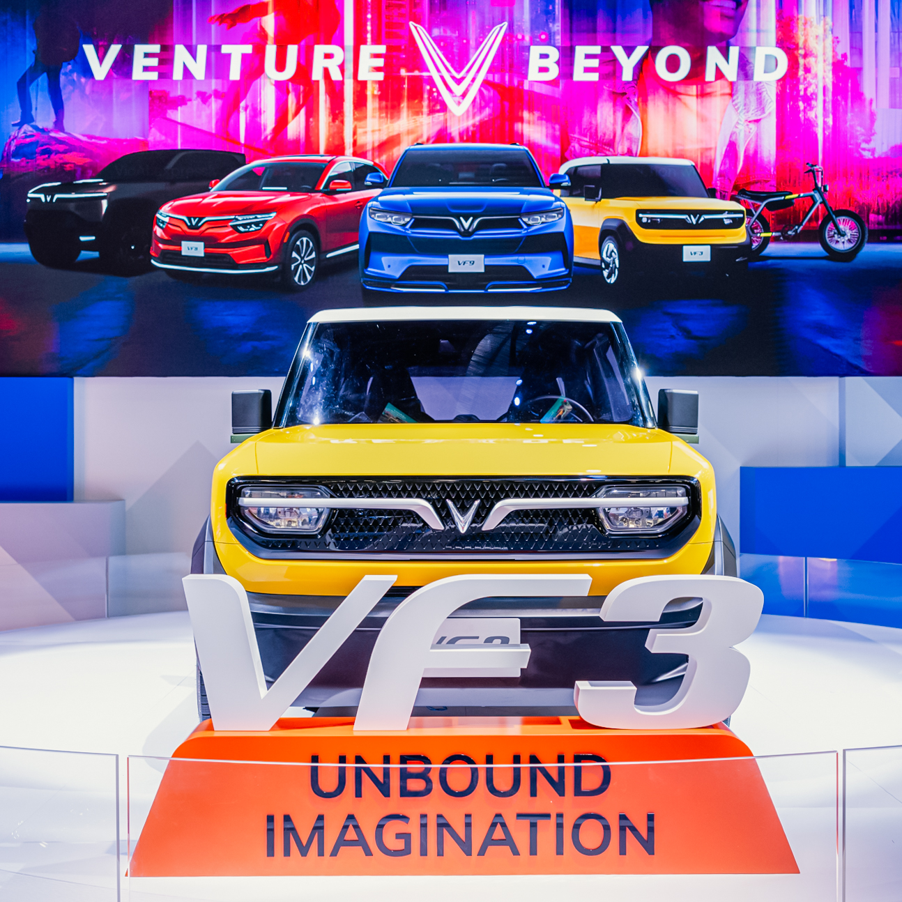 VinFast VF 3 đe dọa Wuling MiniEV: Chạy 210km/sạc, có sẵn màn hình 10inch, kết nối điện thoại