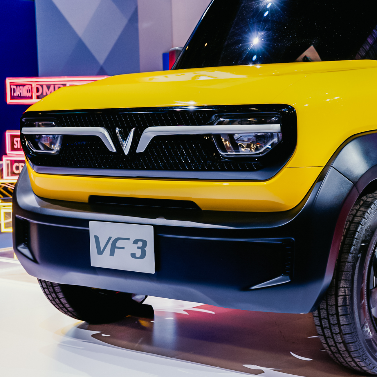 VinFast VF 3 đe dọa Wuling MiniEV: Chạy 210km/sạc, có sẵn màn hình 10inch, kết nối điện thoại