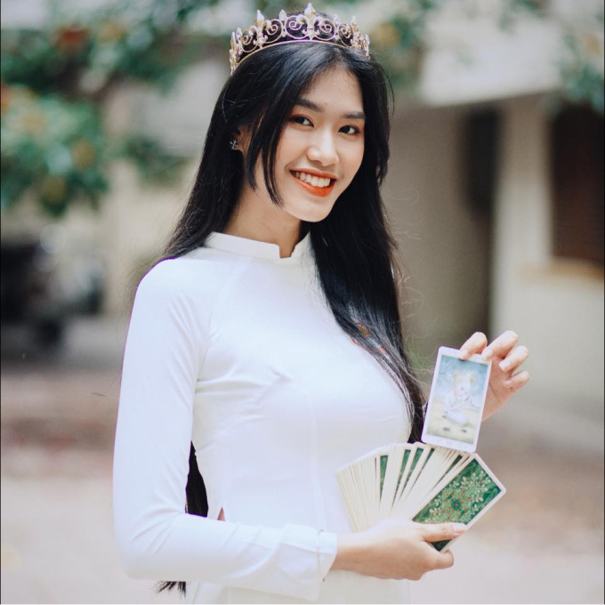 Nhan sắc đời thường "10 điểm không có nhưng" của tân Hoa khôi Ngoại ...