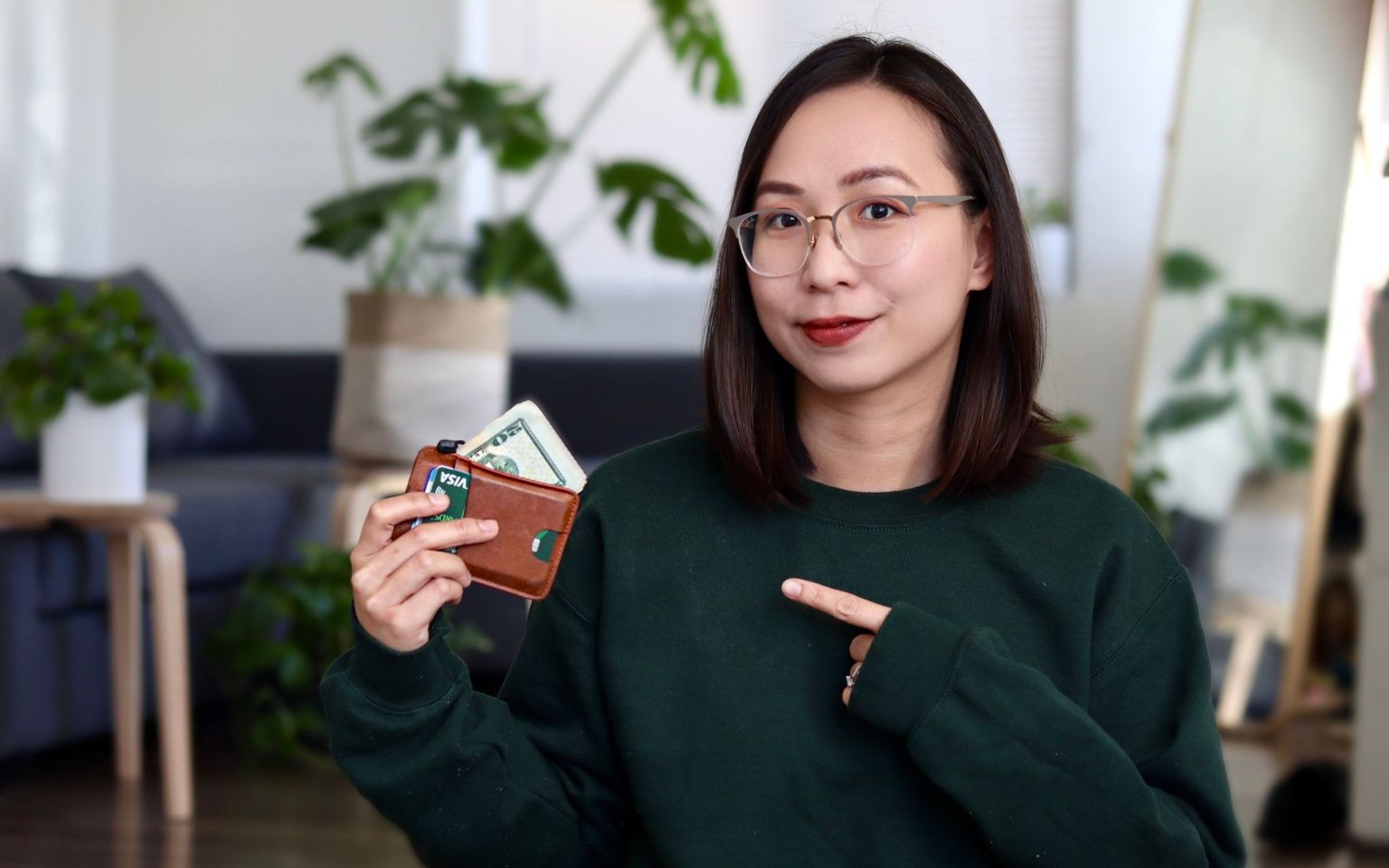 THE PRESENT WRITER, tin tức Mới nhất Tiến sĩ Giáo dục trả hết khoản nợ ...