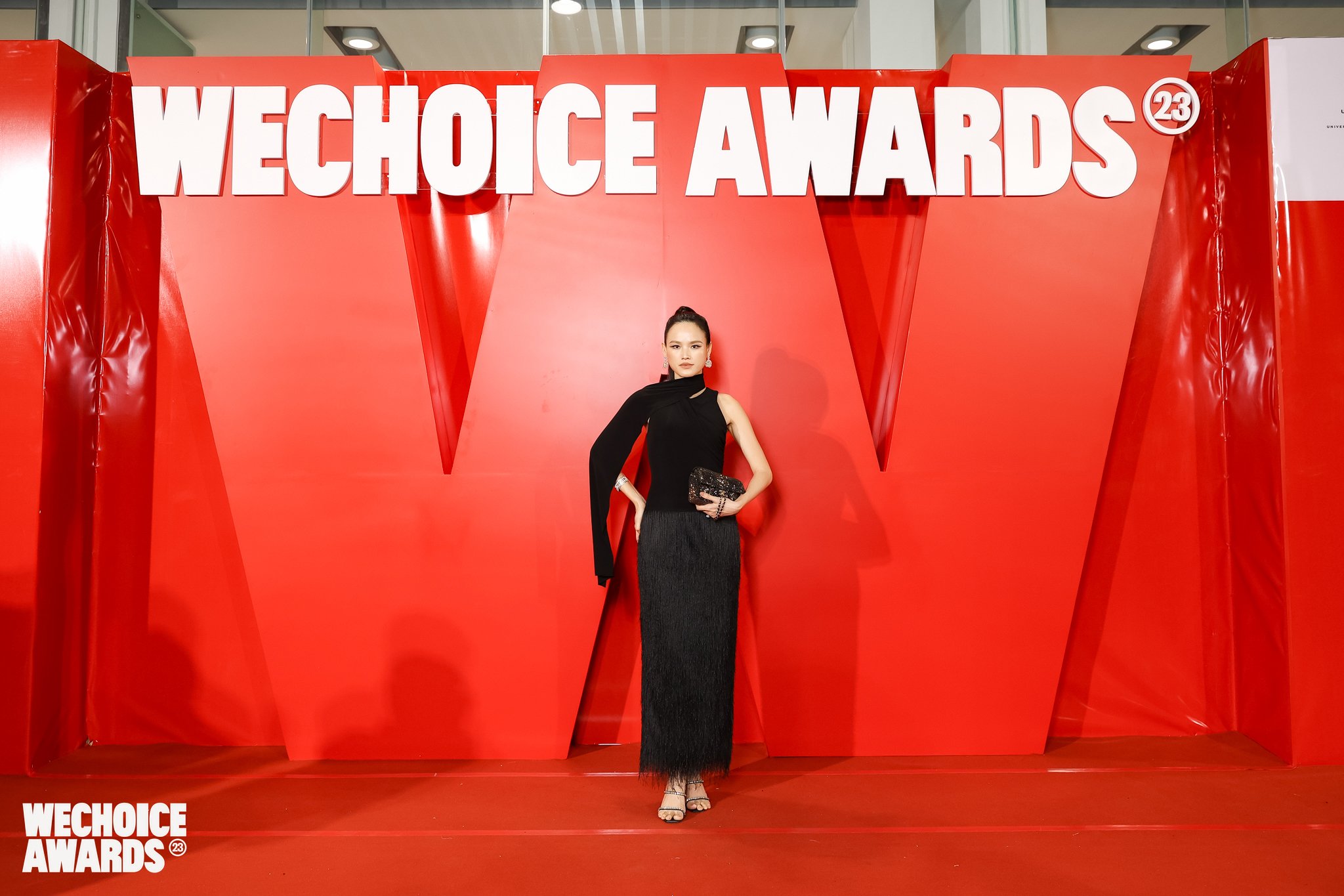 Siêu thảm đỏ Gala WeChoice Awards 2023: Binz - Châu Bùi hoá cô dâu chú ...