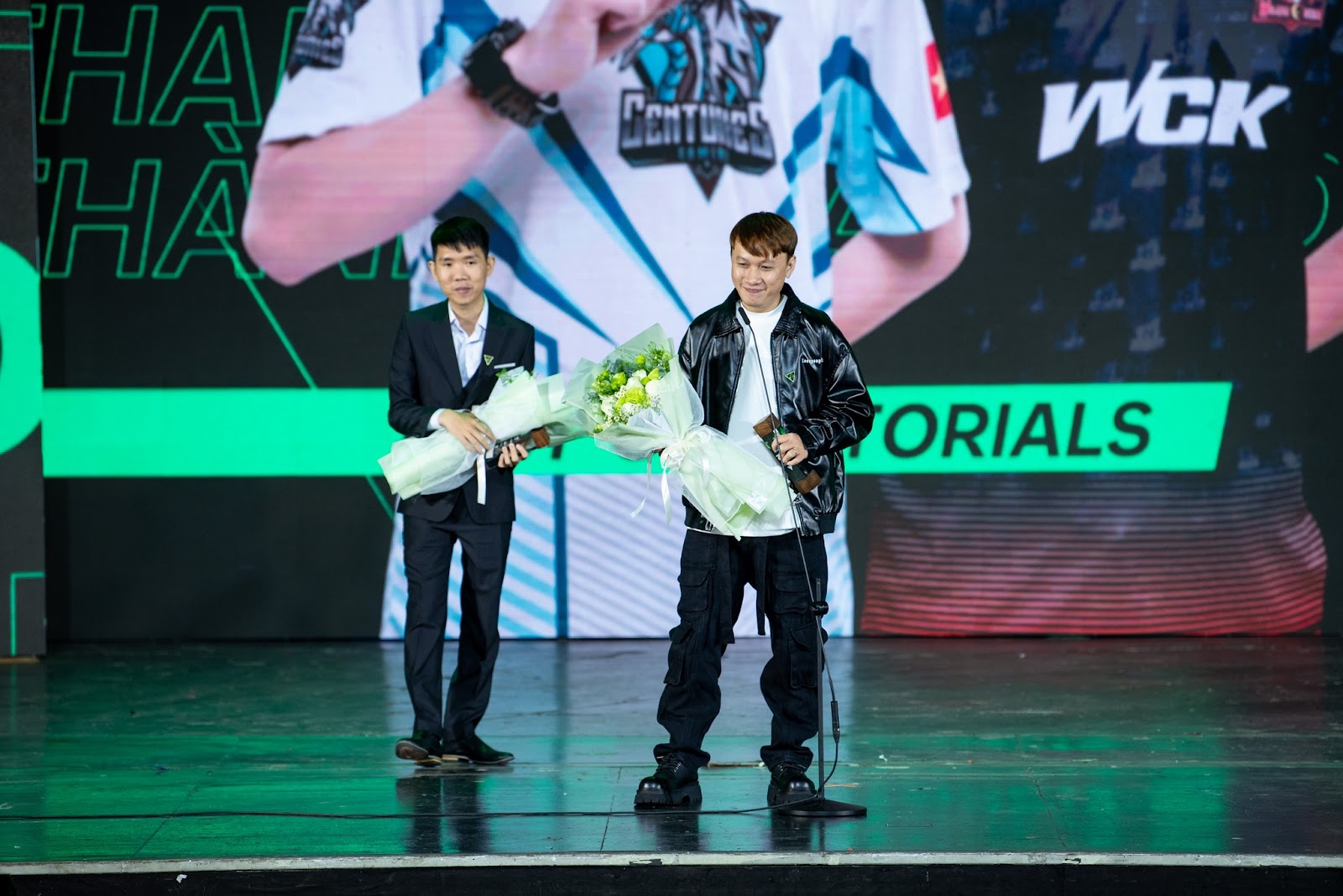 Độ Mixi và Cris Devil Gamer nhận giải thưởng vinh danh, trở thành gương ...