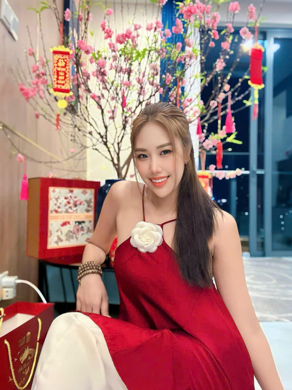 Cuộc sống của Quang Minh và vợ kém 37 tuổi sau khi sinh con trai