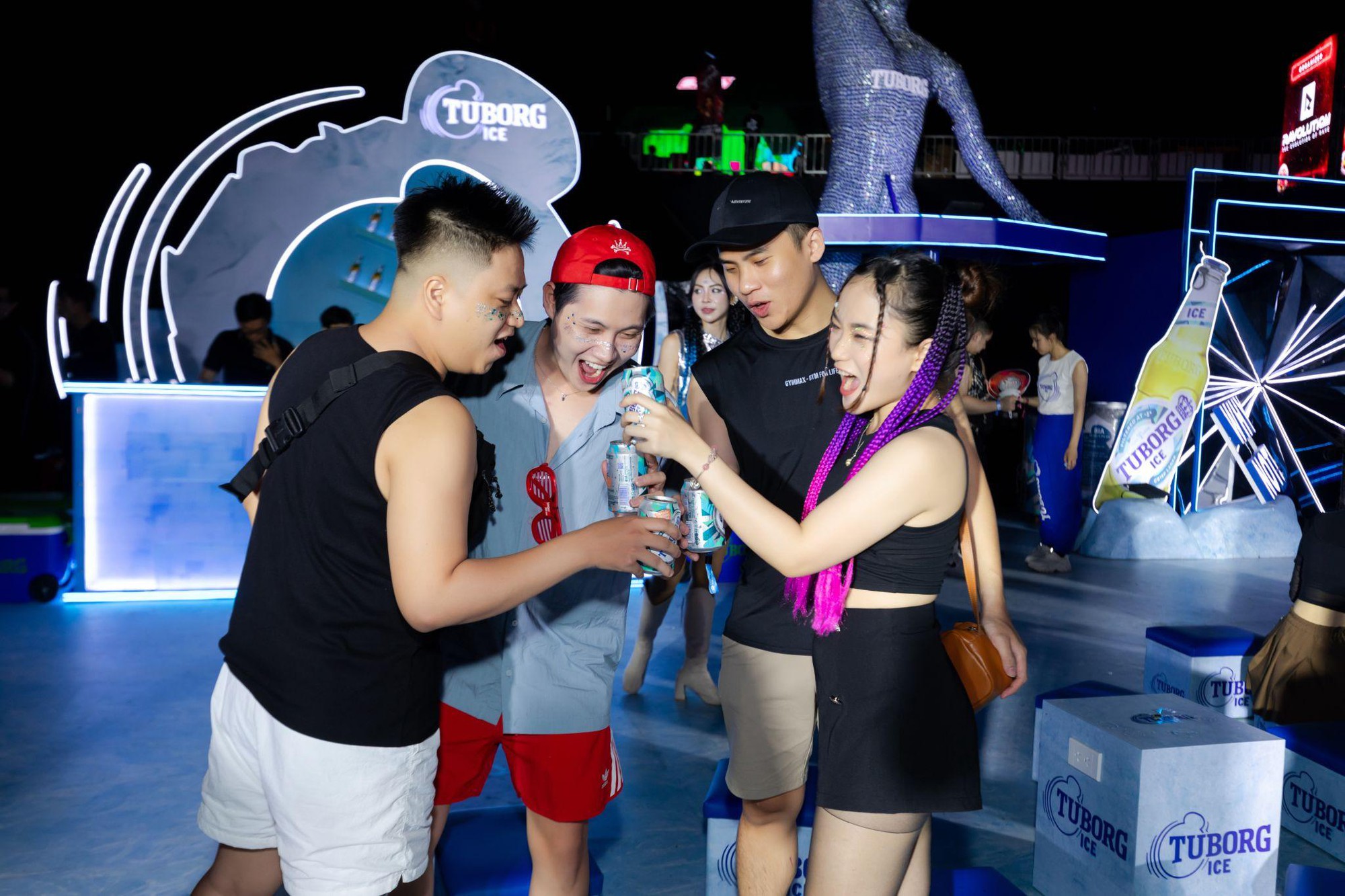 Tuborg cùng hơn 10.000 ravers TP.HCM thổi bùng tinh thần “chơi phải tới” tại Ravolution Music ...