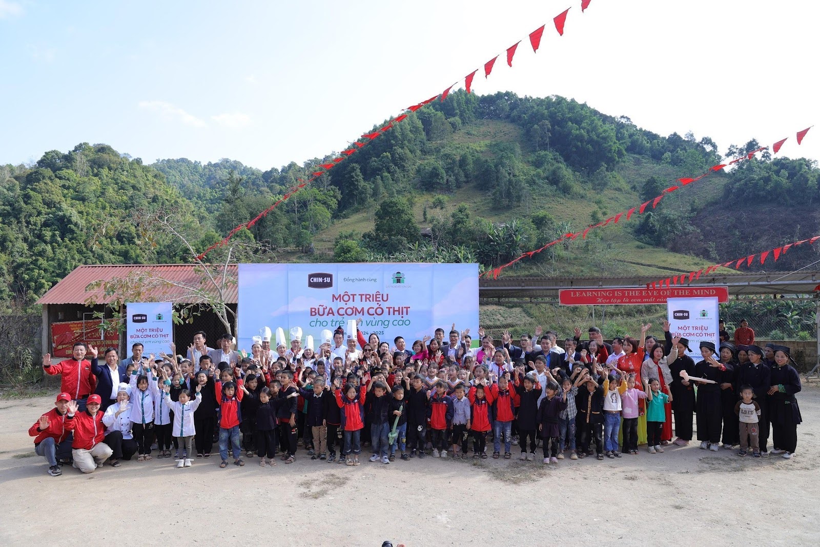 CHIN-SU "Một triệu bữa cơm có thịt" năm thứ 2: Tiếp sức trò nghèo vùng ...