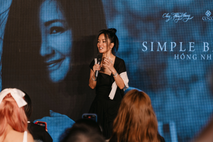 MLee lẻ loi tại họp báo của diva Hồng Nhung, trong khi các chị đẹp khác ...