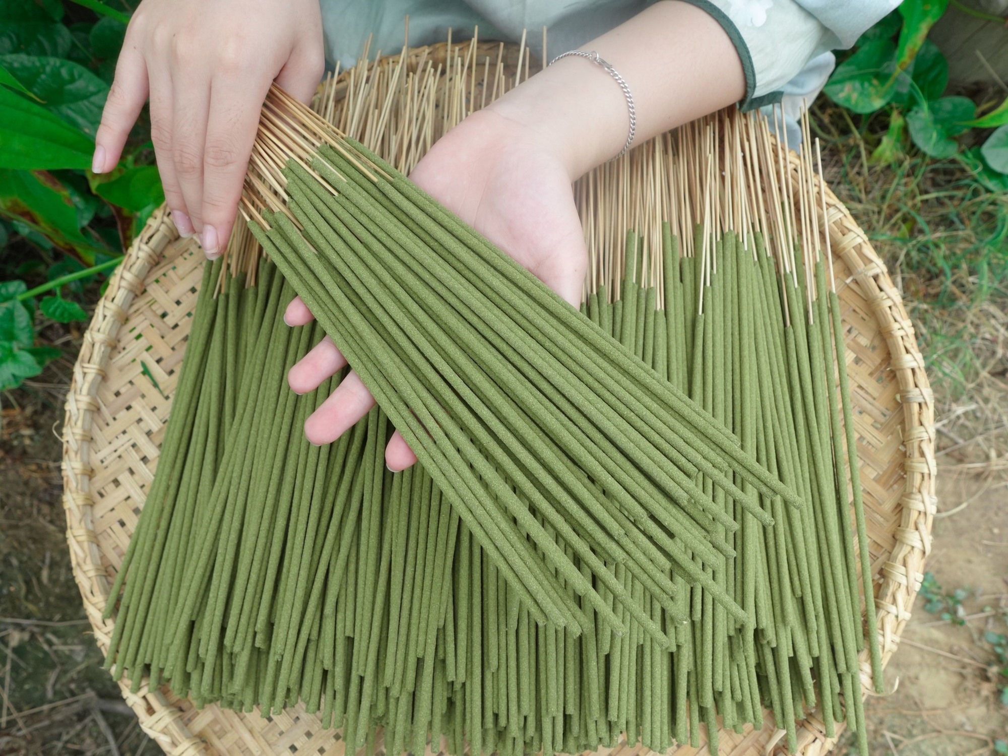 Nhang cuộn tàn có tốt không? Bí quyết chọn được nhang sạch vừa tốt cho sức khỏe lại giúp chiêu ...