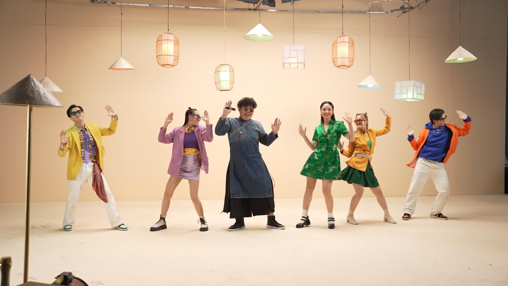 Miu Lê lần đầu tham gia “đường đua nhạc Tết”, MV chất từ hình đến tiếng