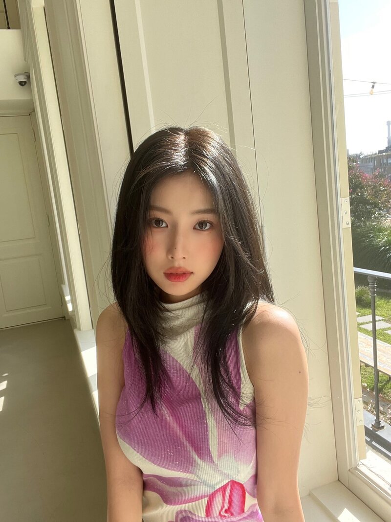 Cựu thành viên IZ*ONE bị chỉ trích lười biếng vì lý do không tưởng