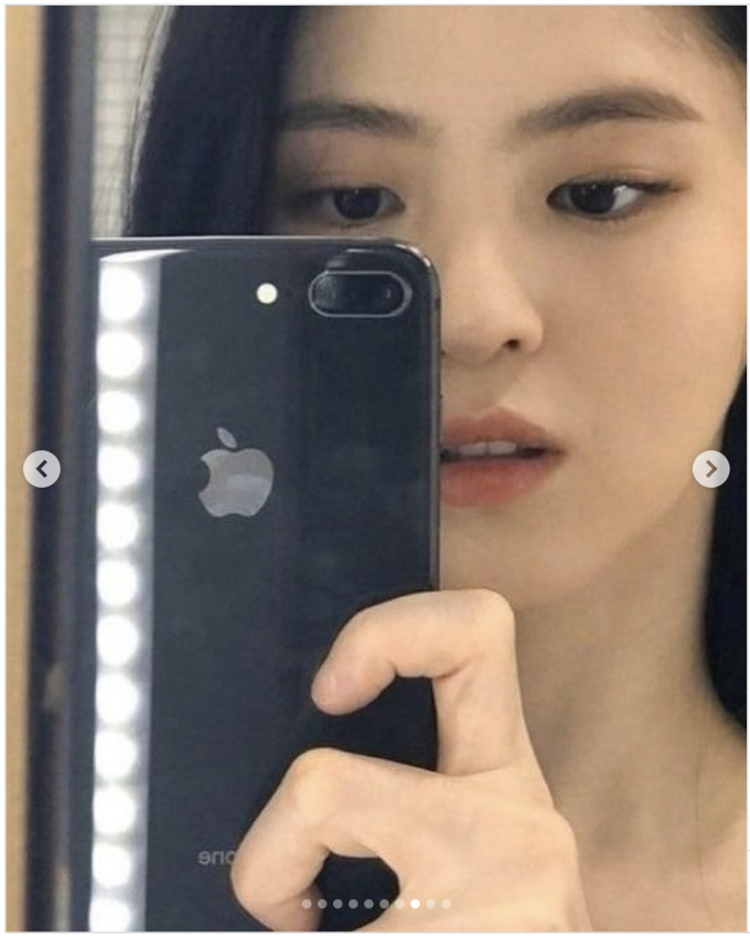 Bộ sưu tập điện thoại của Han So Hee, có Samsung nhưng không đáng kể ...