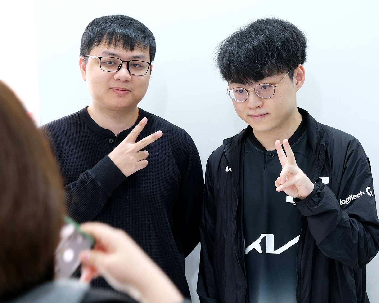 SofM chạm mặt ShowMaker với ký ức buồn, bất ngờ khi cả team trẻ Dplus KIA lại là “fan cứng” của ...