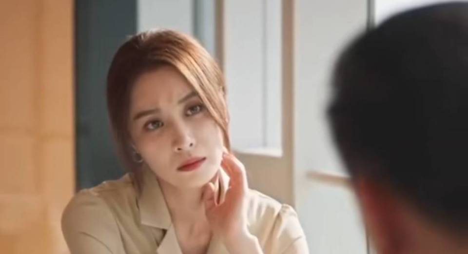 Long Ni bị chỉ trích không xứng đáng nổi tiếng, nhận 15 tỷ nhưng diễn ...