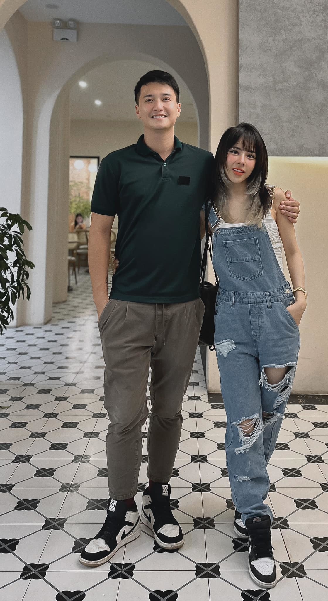 Diễn viên Huỳnh Anh và bạn gái MC hơn 6 tuổi chính thức đăng ký kết hôn sau hơn 4 năm yêu