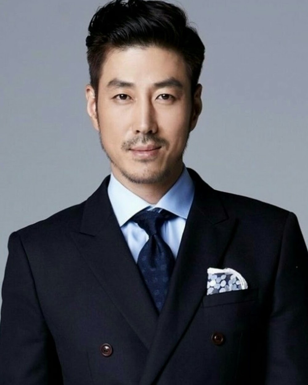 Yoon Tae Young: Thiếu gia tập đoàn Samsung đóng phim vì đam mê