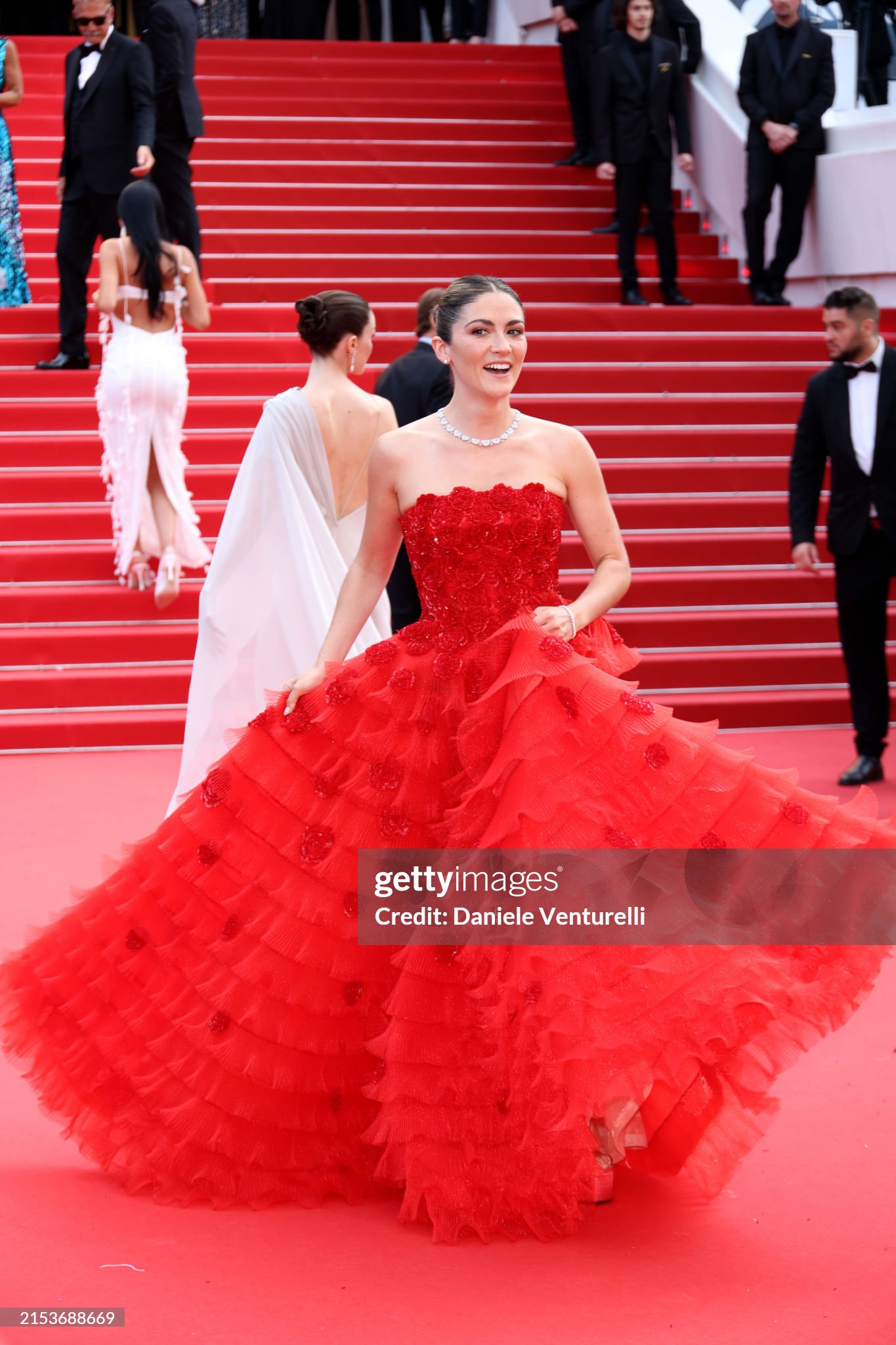 Thảm đỏ Cannes ngày 6: Yoona - Han So Hee đại chiến visual, Lay (EXO ...