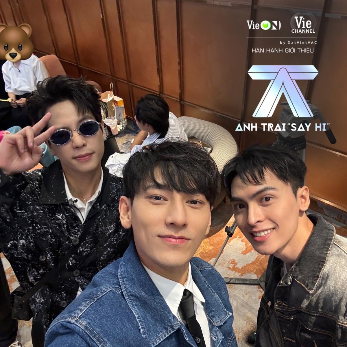 HIEUTHUHAI đọ sắc bên dàn mỹ nam, Anh Tú gây sốc khi tình tứ hôn một người