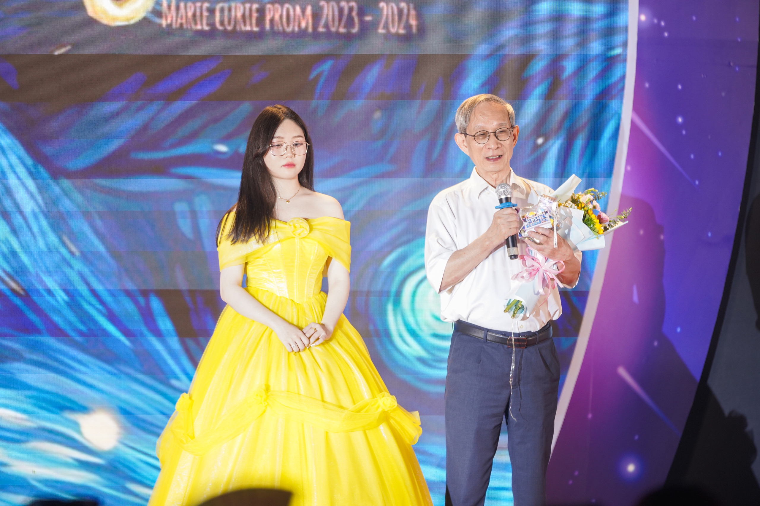 Prom cuối cấp trường Marie Curie